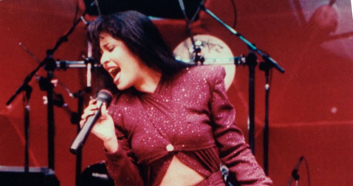 Selena ‘Moonchild Mixes’ Album Review