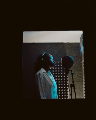 HAWA on Her ‘Hectic’ Debut Album, ‘Hadja Bangoura’