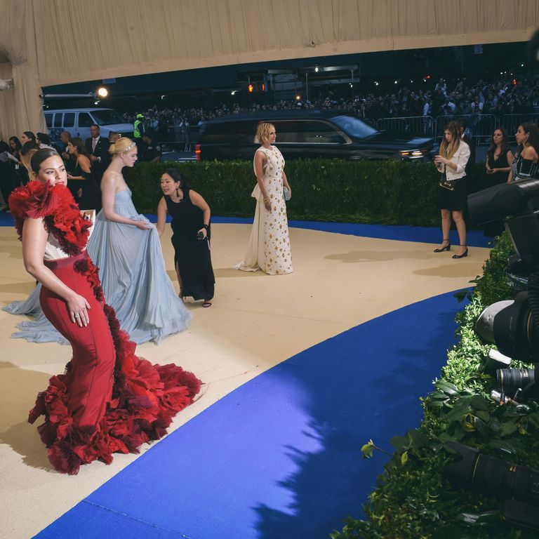 Met Gala 2017: Behind-the-Scenes Photos From the Red Carpet