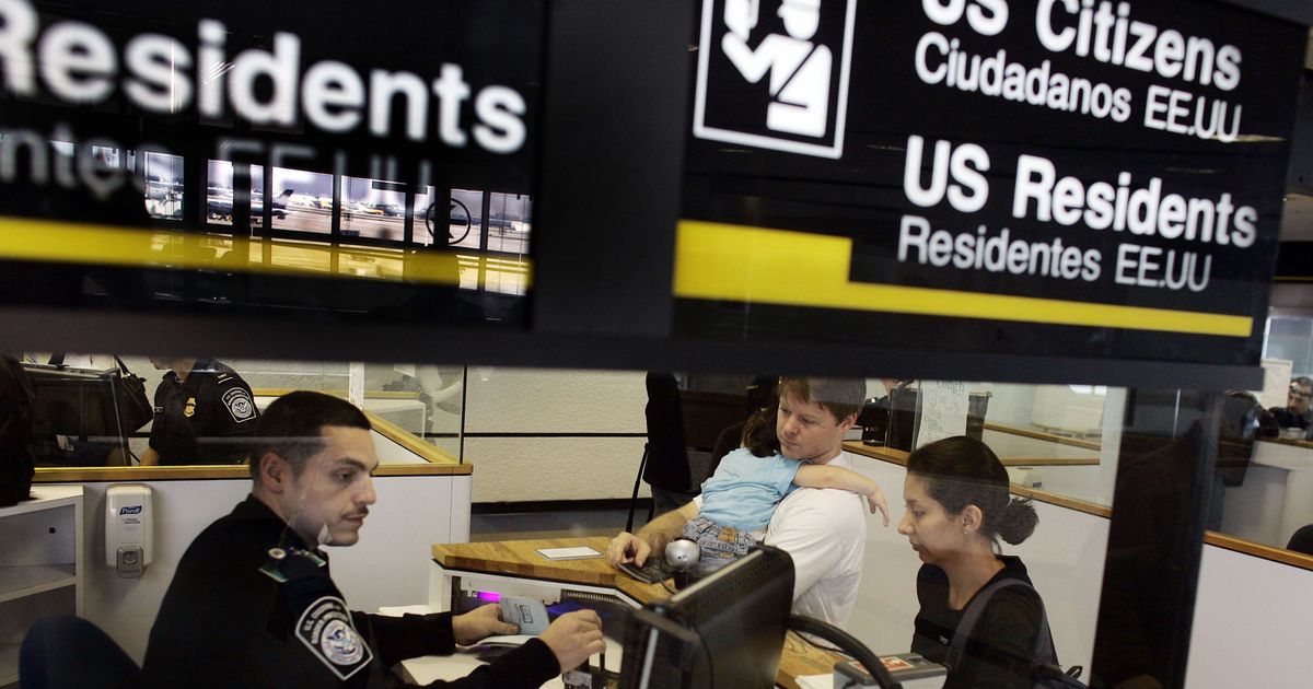 How to Protect Your Phone From Border Searches