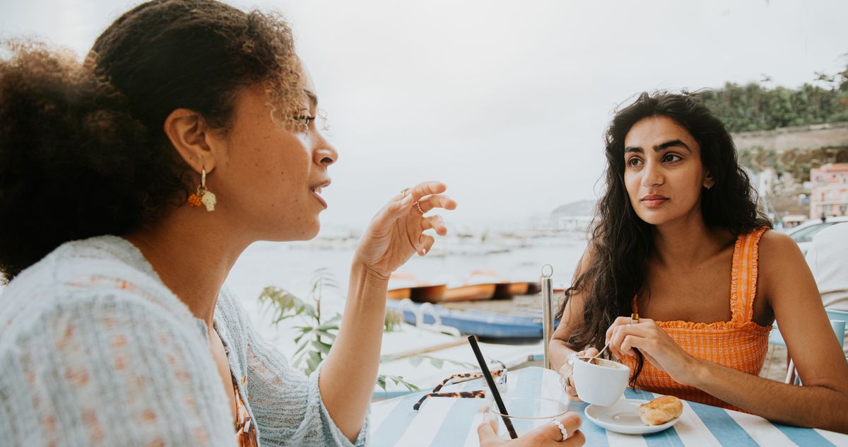 How to Keep a Conversation Going: 12 Expert Tips and Tricks