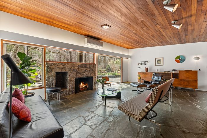 A Marcel Breuer Home in Croton-on-Hudson Is on the Market