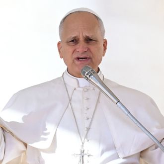 Pope Leo Cautions Students Not to Use AI for Homework