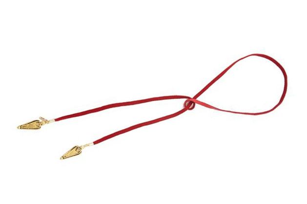 The ’90s Choker Is Back With a Vengeance