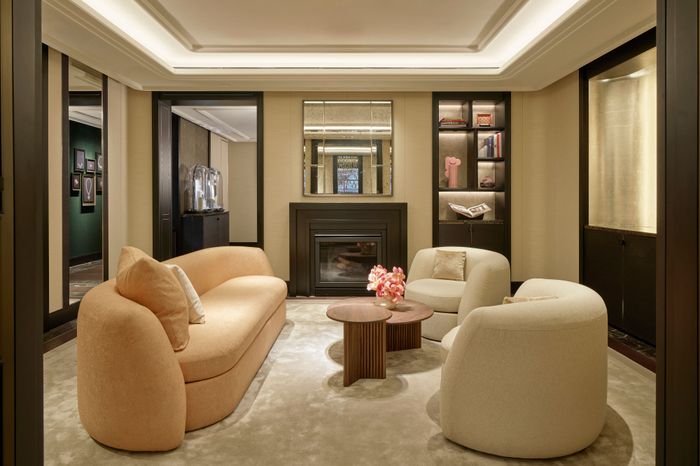 Van Cleef & Arpels New Madison Ave Boutique