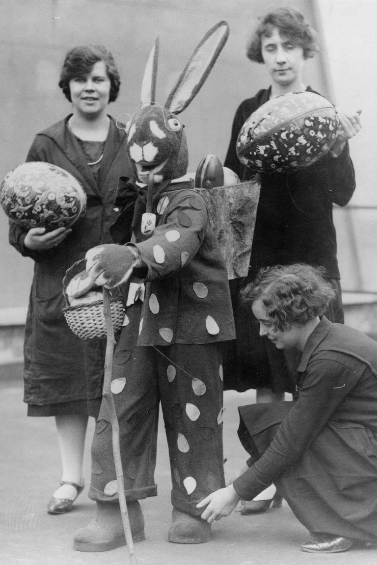 30 Vintage Ladies All Dressed Up for Easter