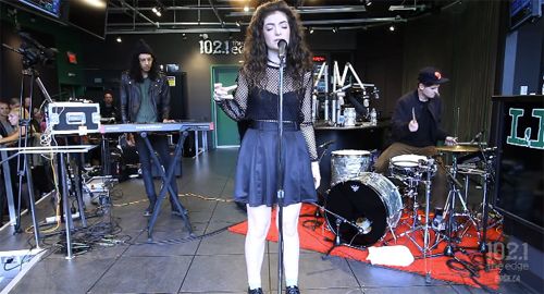 A Complete GIF Guide to Lorde’s Dance Moves
