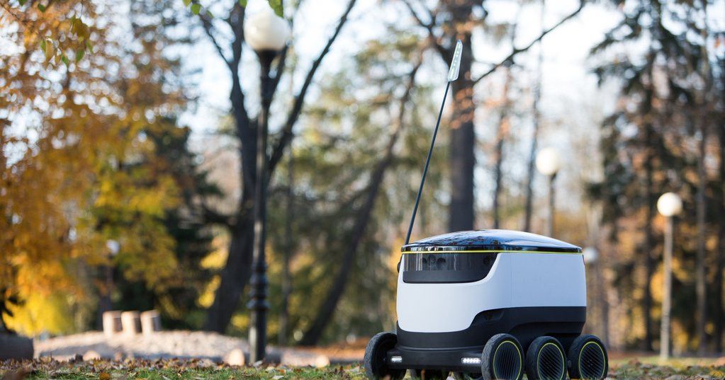This Fleet of Robots Delivers Packages From Minivans