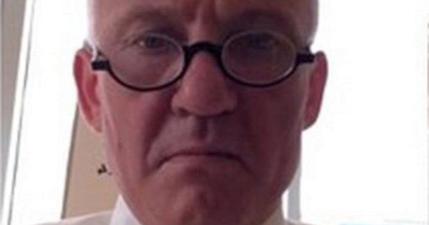 Teen Daughter Introduces Bored Wall Street Dad to Dangers of Snapchat