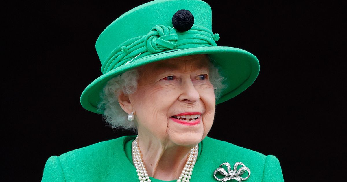 Internet Reacts to Queen Elizabeth II With Memes, Tweets