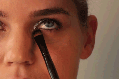 Beauty GIF: How to Create a Holiday Confetti-Glitter Eye