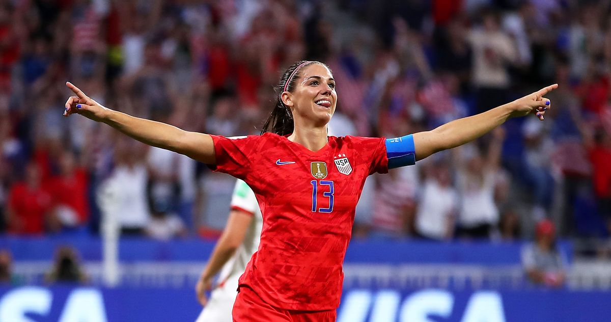 Alex Morgan Feiert Sein Tor