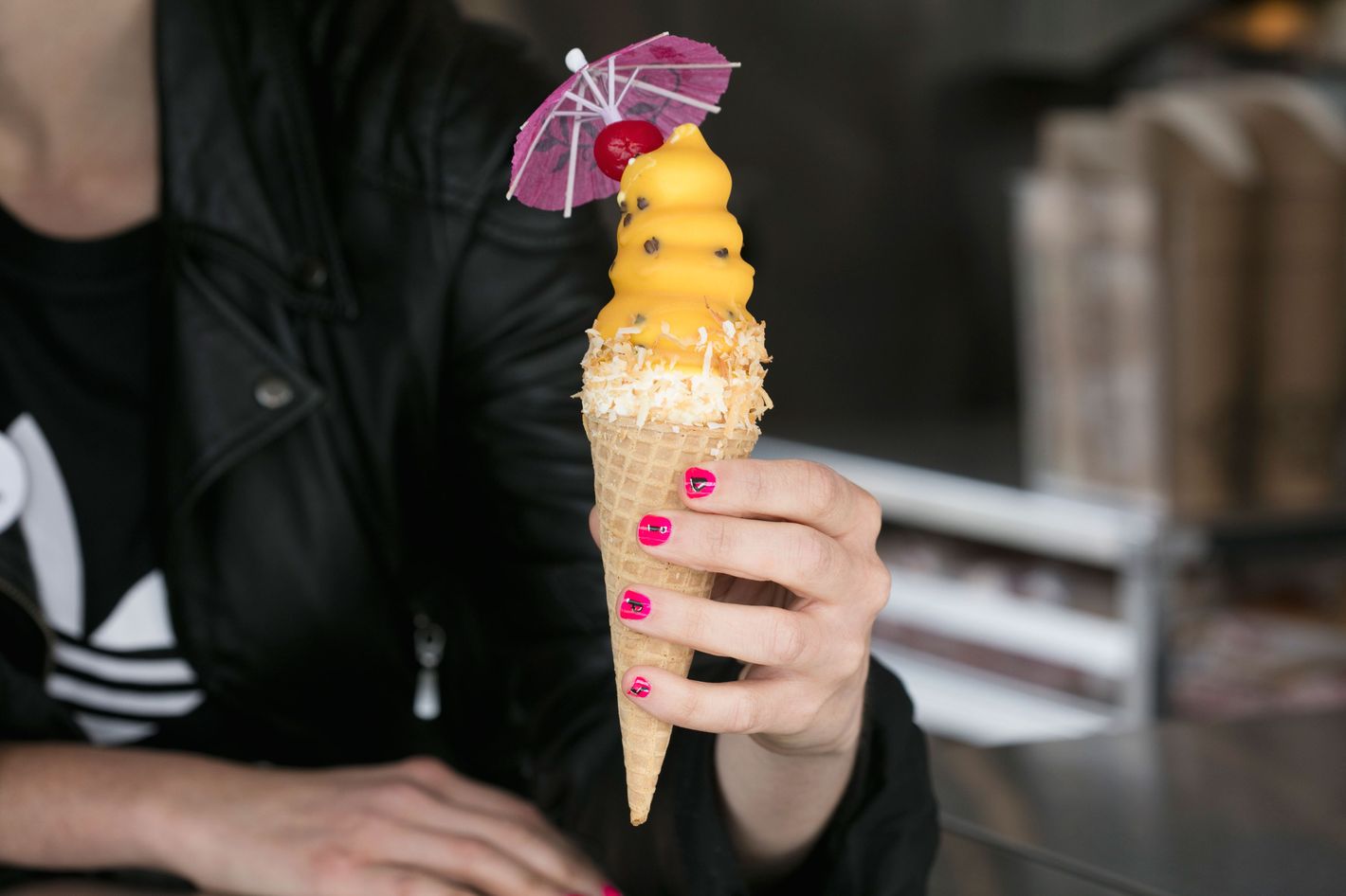 Andrew Carmellini Opens Mister Dips