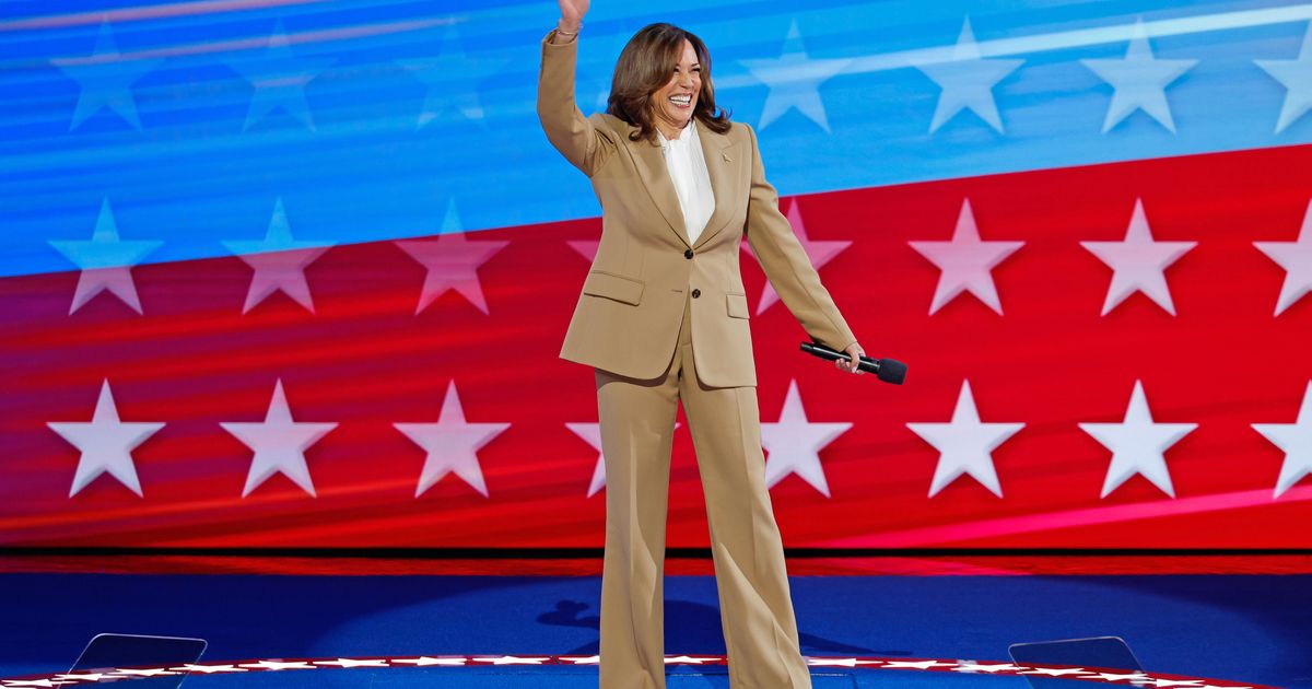 Kamala Harris Wears Tan Suit on DNC Night 1