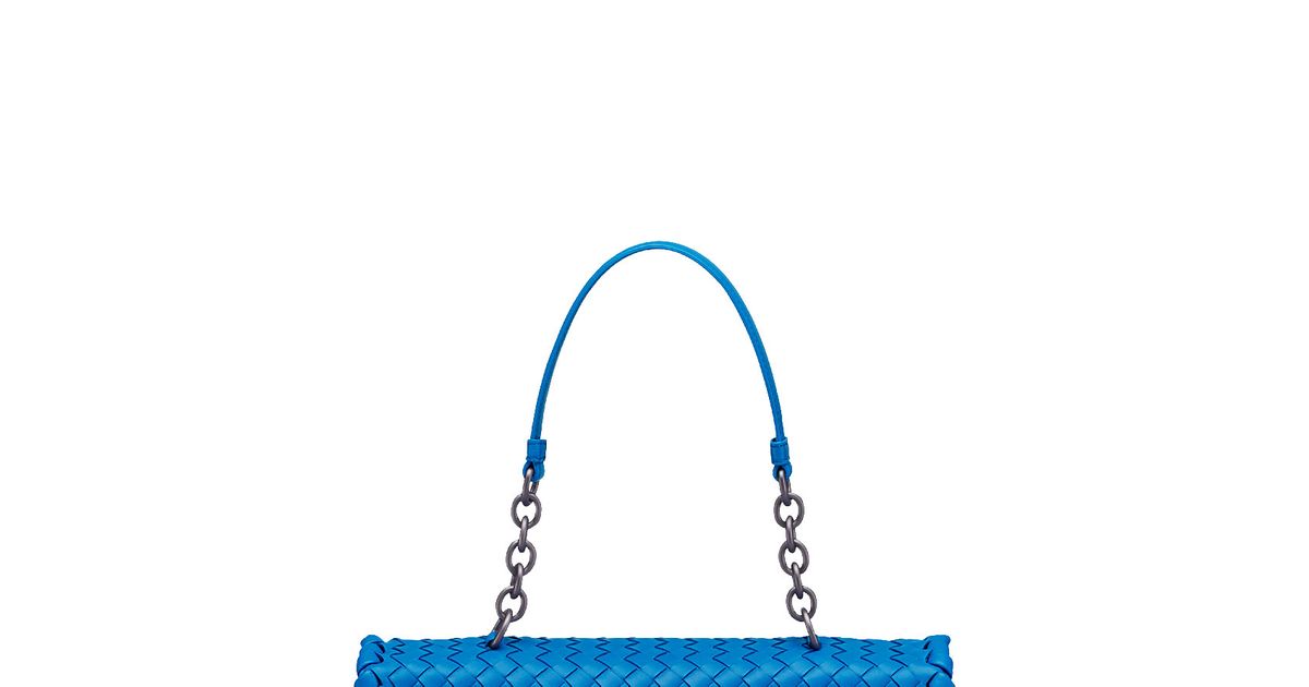 A Bright-Blue Shoulder Bag to Carry Through Summer