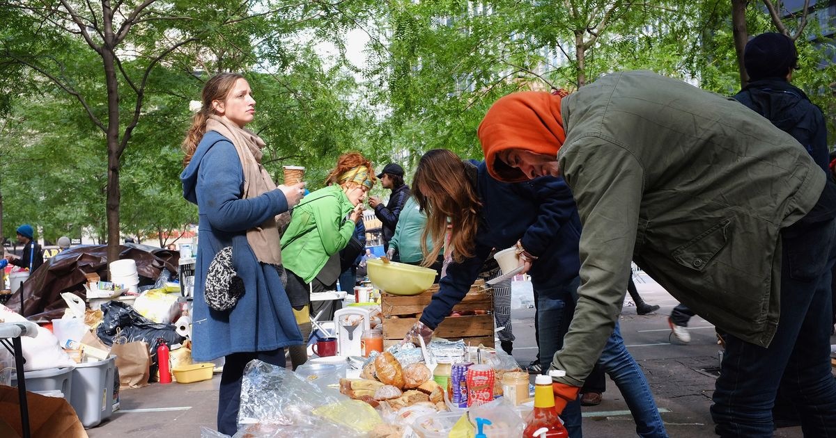 Protesters Now Have a Professional Chef, Organic Ingredients