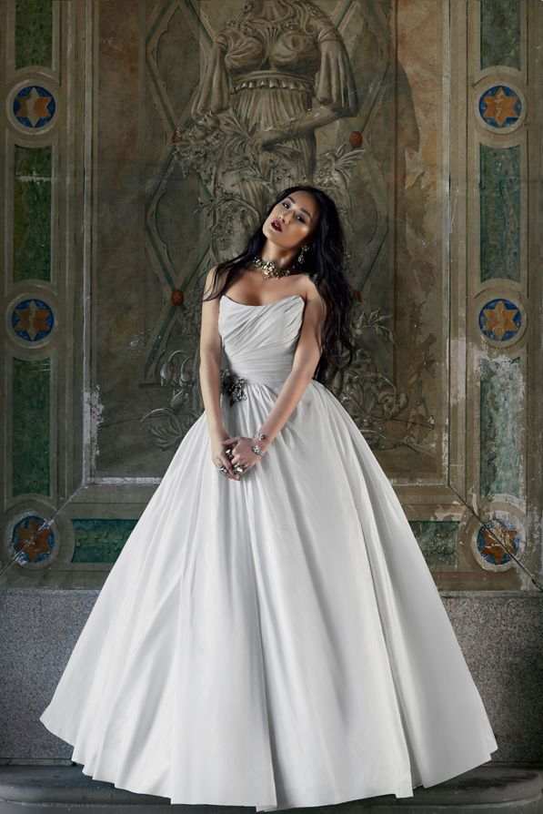 NYC Bridal Gown Stores - New York Weddings Guide