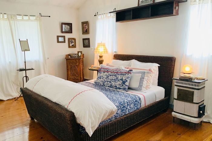 Tour Designer Amny Leuthold’s Carriage House in Woodstock