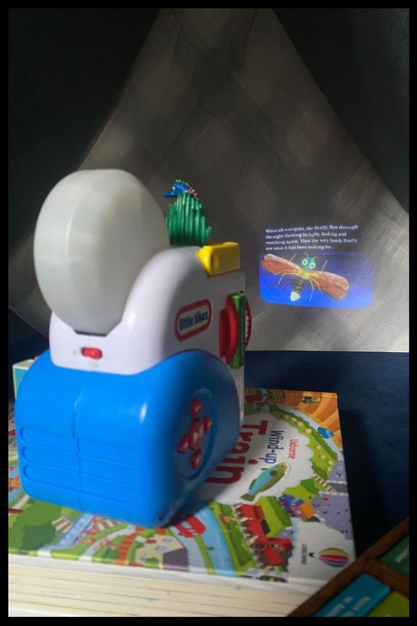 My 3-Year-Old Loves This Retro Storybook Projector | The Strategist