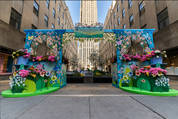 Van Cleef & Arpels Launches Rockefeller Center Installation