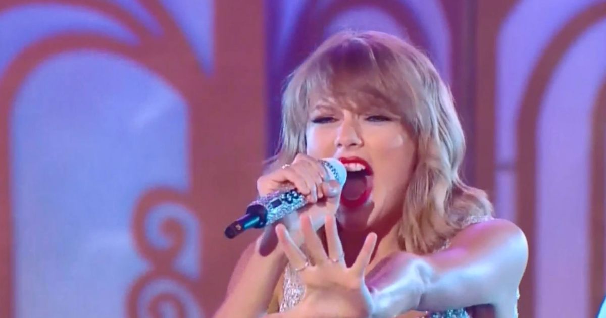 Watch Taylor Swift’s Gatsby-fied ‘Shake It Off’ at the VMAs