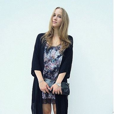 21 Ways to Wear a Long, Airy Jacket This Summer