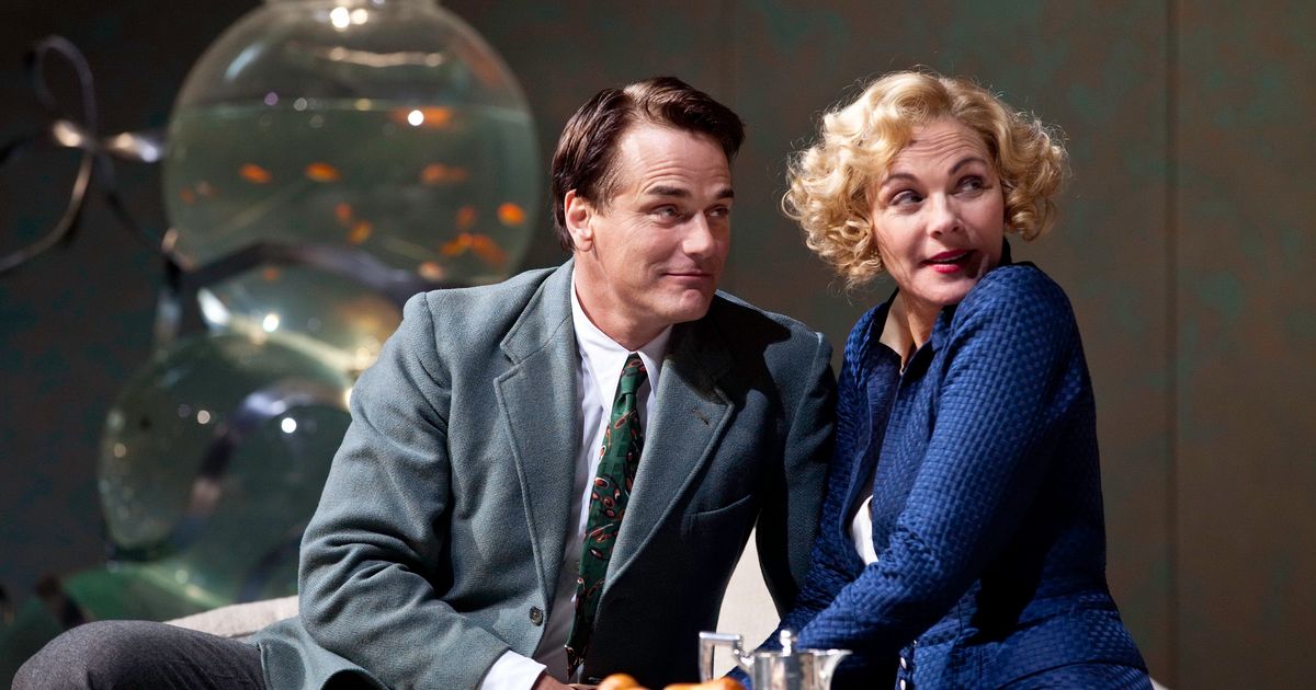 Theater Review: A Cool Private Lives