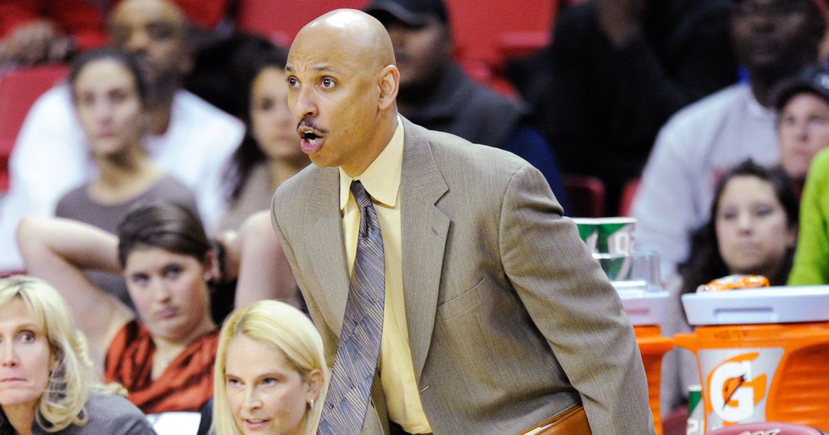 Captain of Women’s College Basketball Team Alleges Coach Suspended Her ...