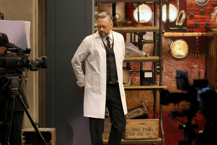 Emmys 2025 Live Updates: Adolescence, The Studio, The Pitt