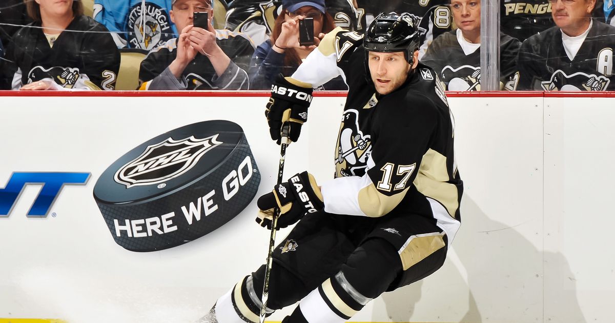 Rangers Sign Mike Rupp to Three-Year Contract - TV - Vulture