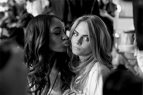 5 GIFs From Backstage at Victoria's Secret