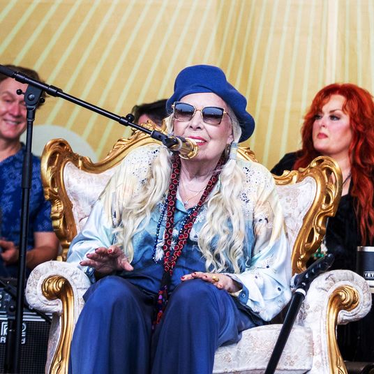 A Little Italy Penthouse With Two Levels of Gardens - Home Design Fall ...