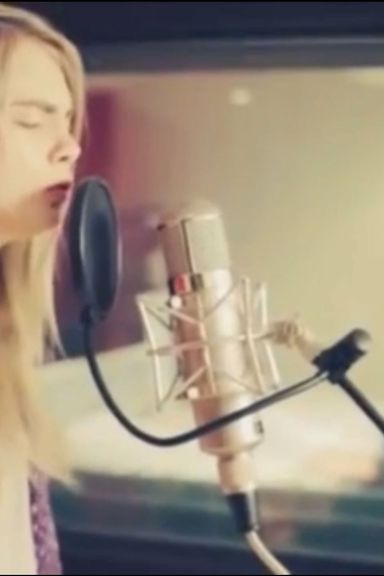 A Review: Cara Delevingnes Bonkers, Rebellious Year