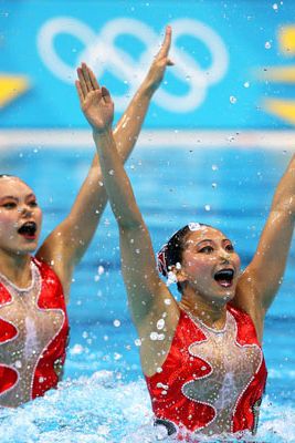 All the Sparkle and Campy Glamour of Synchronized Swimming Costumes at ...