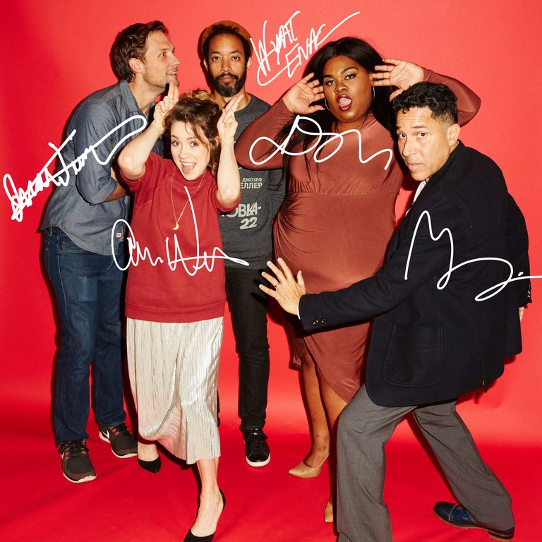 34 Photos of Your Favorite Stars Backstage at New York Comic Con 2016 ...