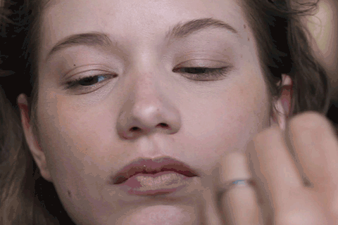 GIF Lesson: How to Correctly Apply Bronzer