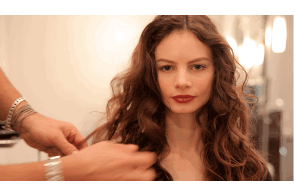 How to Get Perfectly Slept-in, Messy Curls