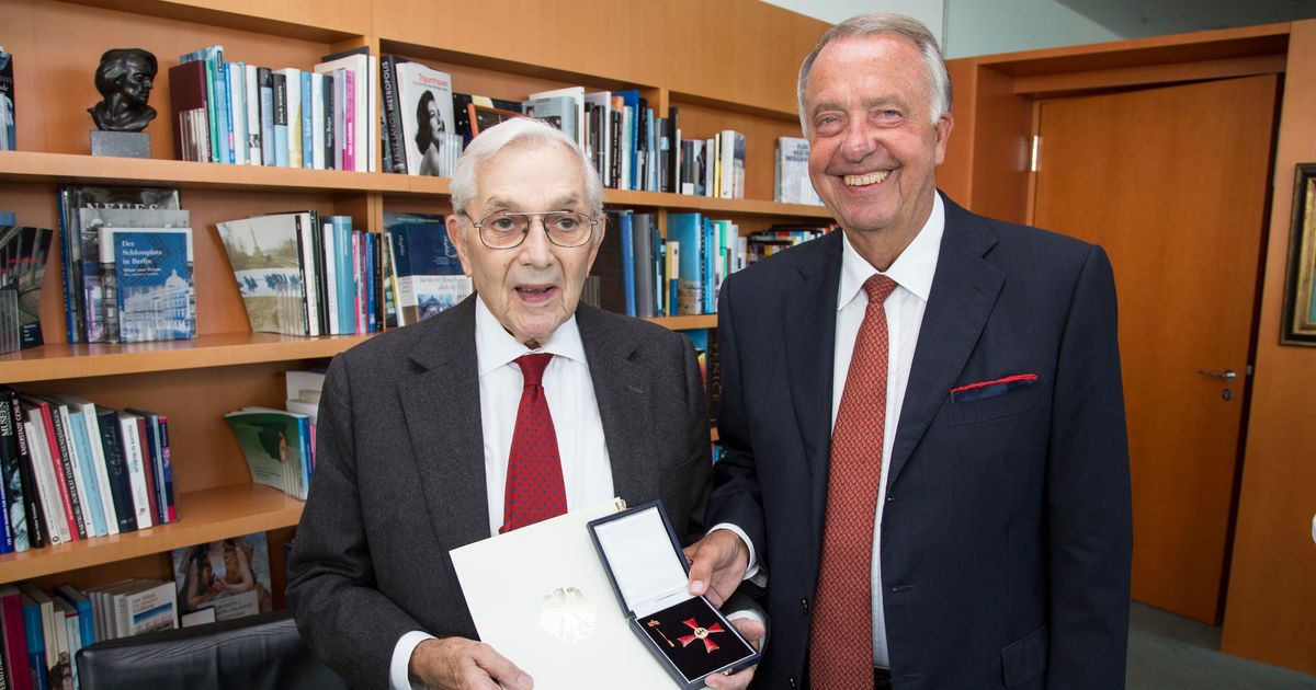 Ken Adam, Award-Winning Production Designer Known for James Bond Work ...