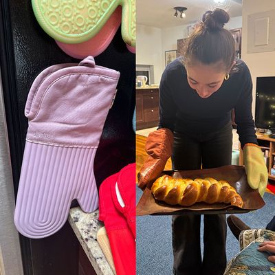 After a Year of Testing, I Found the Best Oven Mitts | The Strategist