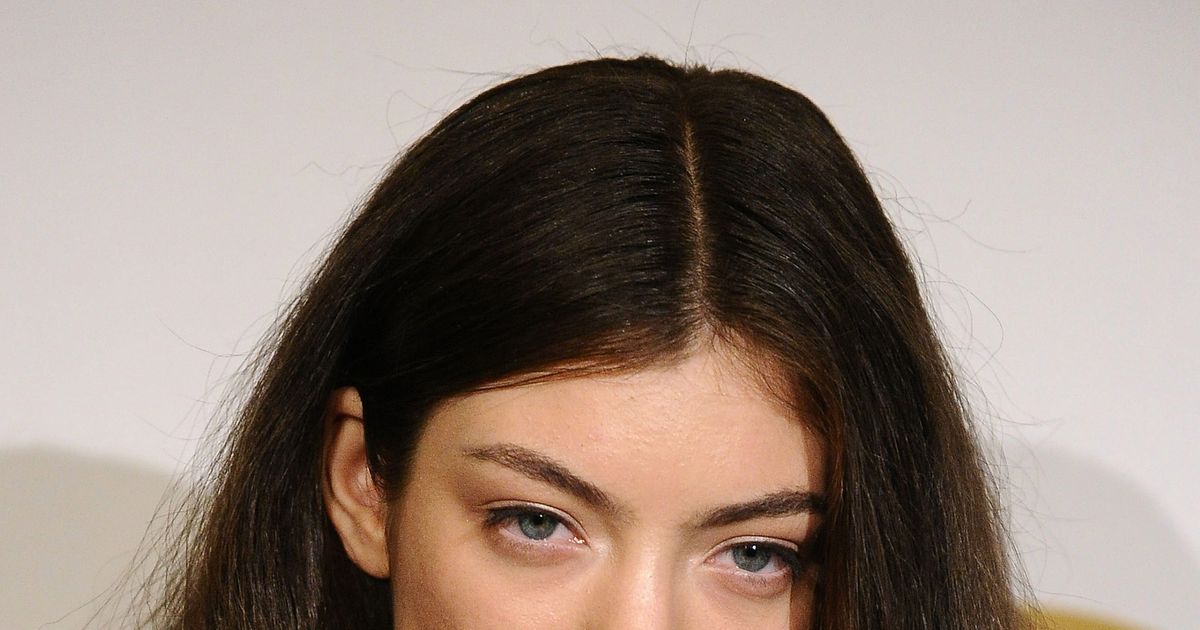 Get the Look: Lorde’s Vampy Grammys Lip Color