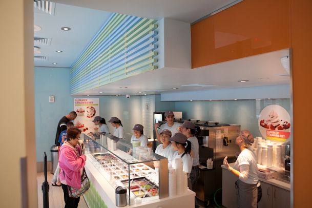 Scenes From Opening Day at San Francisco’s First Pinkberry