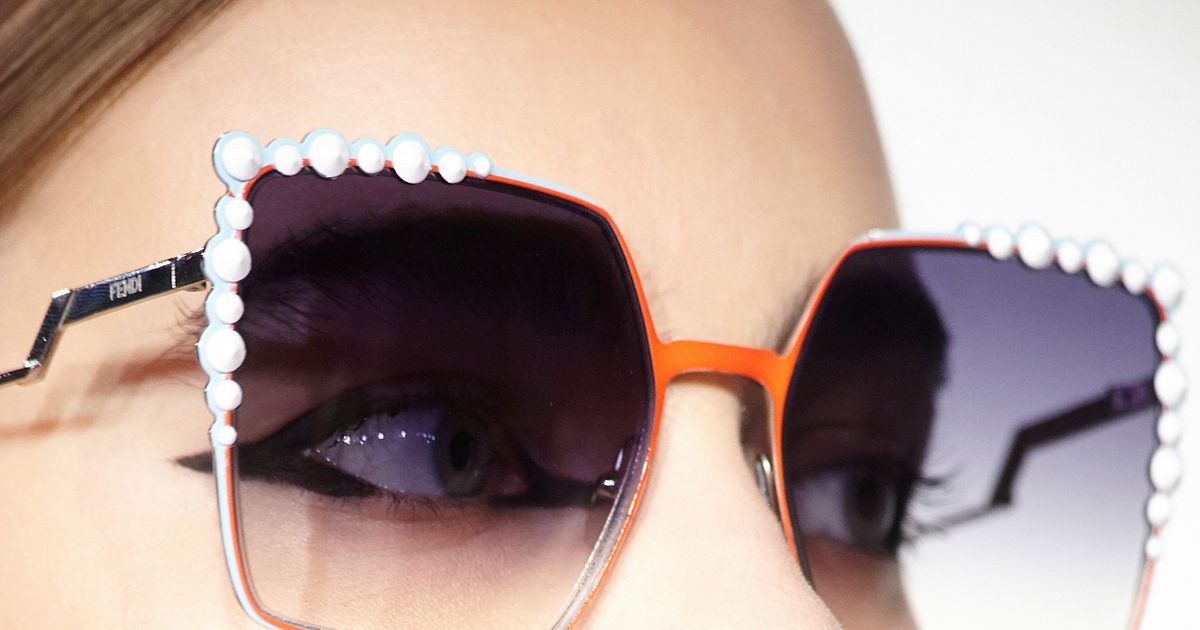 How to Create the Glitter Lips at Fendi's Spring 2017 Show