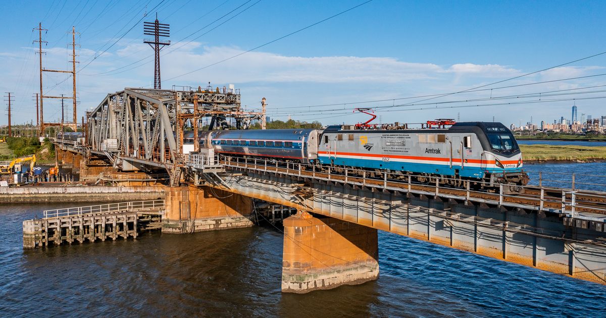 The Unbuilt Bridge That’s Strangling Penn Station