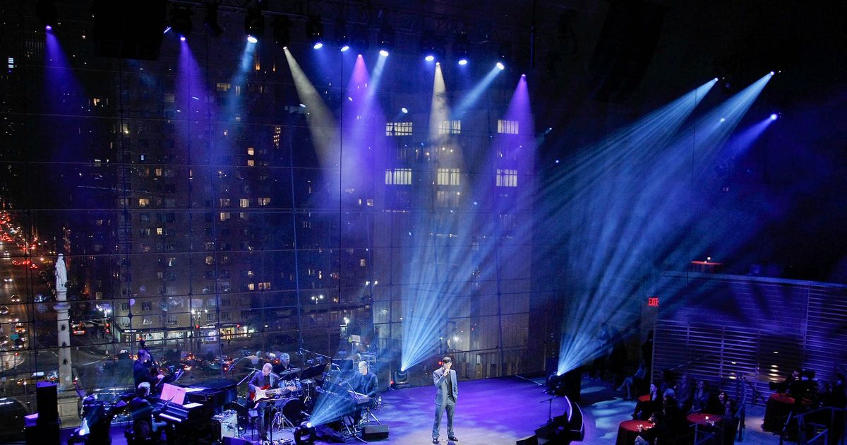 For His New Show, Manderson Will Be Behind Glass