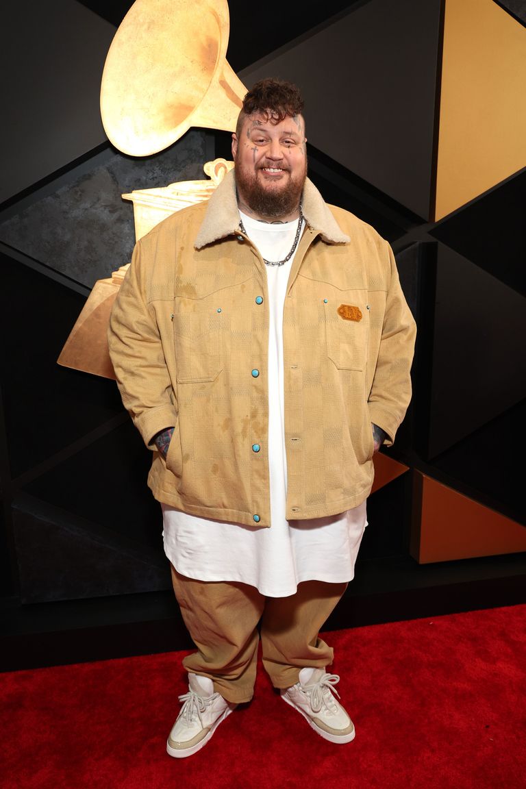 Grammys Red Carpet: The Best Dresses and Fashion Looks