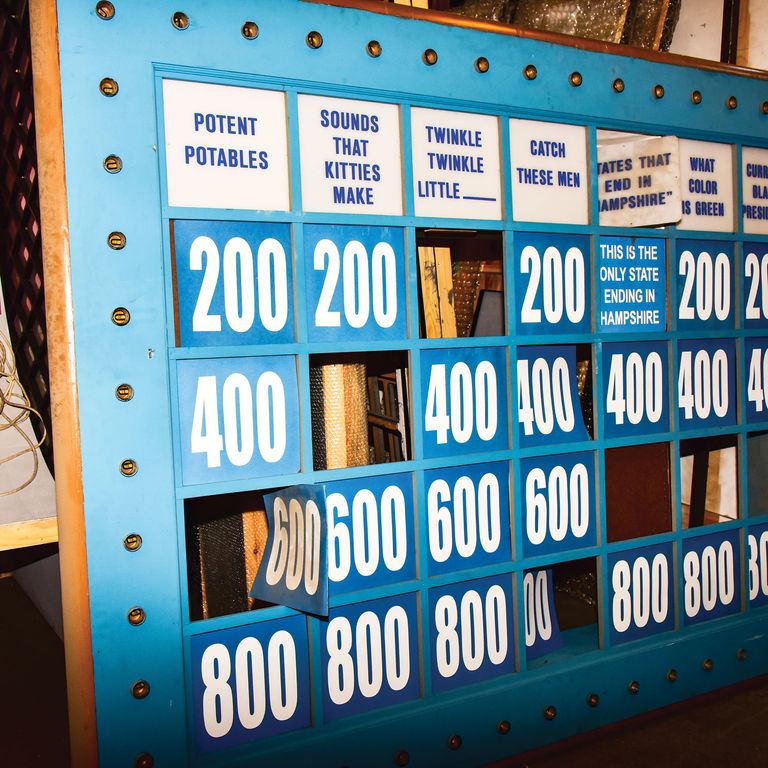 Photos: We Visited Saturday Night Live’s Set-Building Factory ...