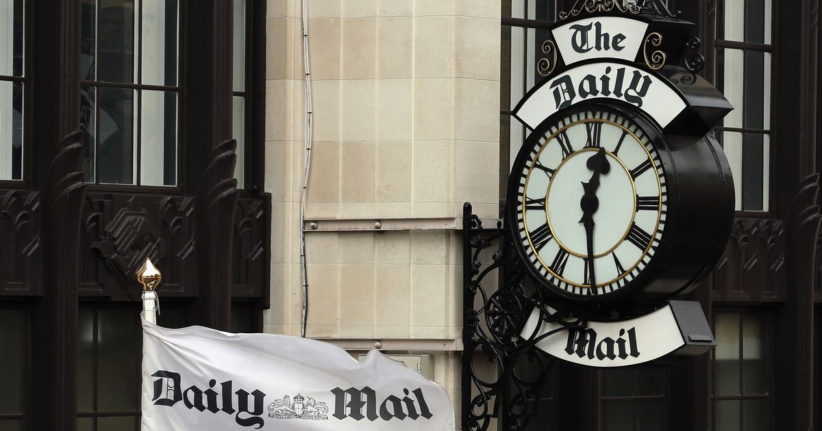 Wikipedia Bans Daily Mail As Unreliable Source