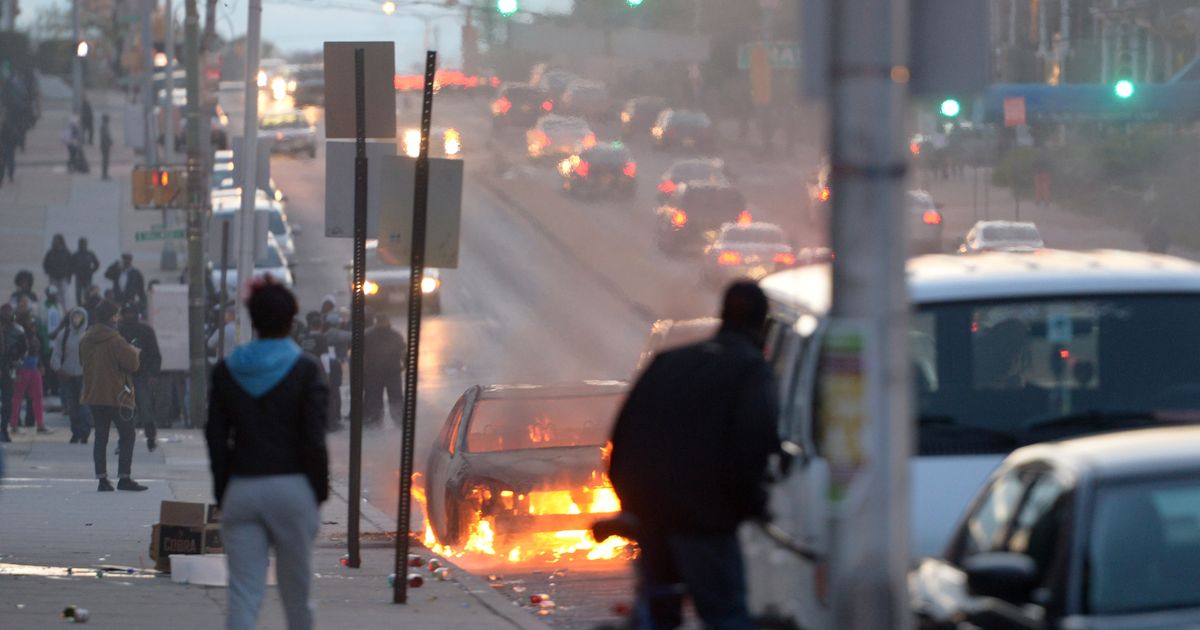 After a Night of Riots and Fires, Baltimore Wakes Up to Clean Up and ...