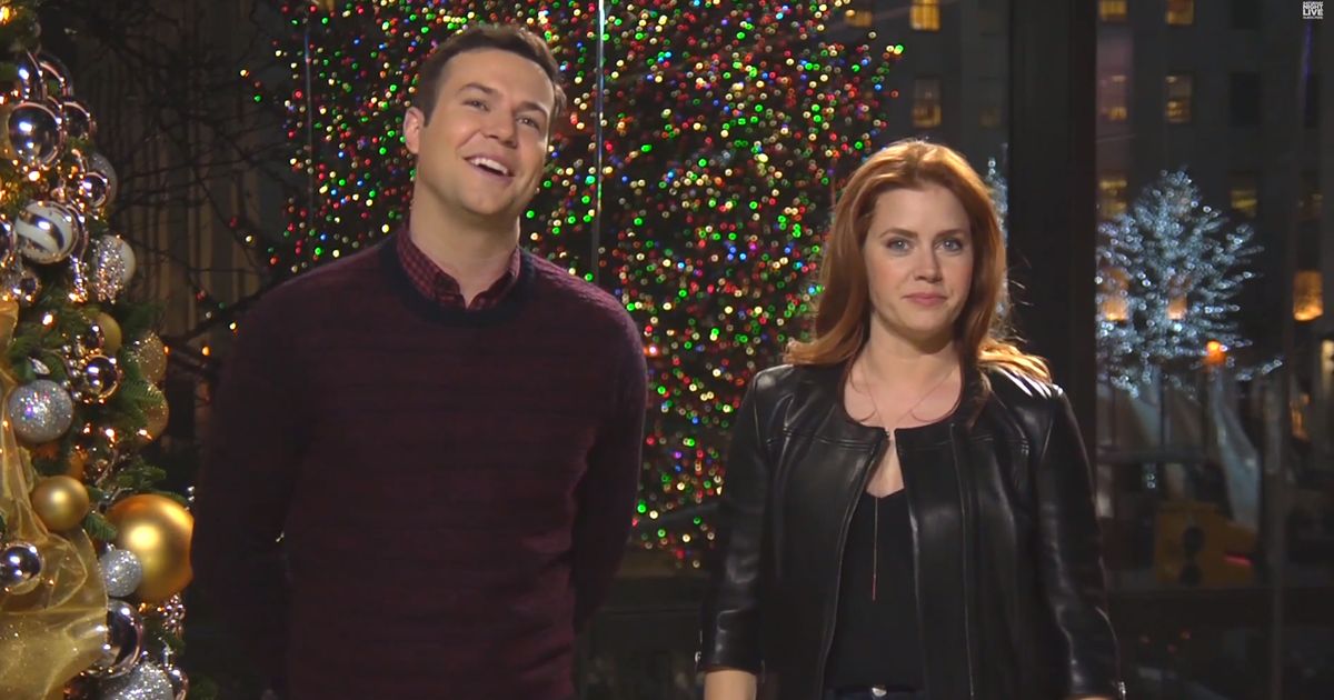 See Amy Adams’s Unintentionally Romantic SNL Promos