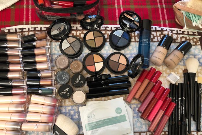 The 10 Makeup Products Sandra Oh Wore to the 2020 Oscars